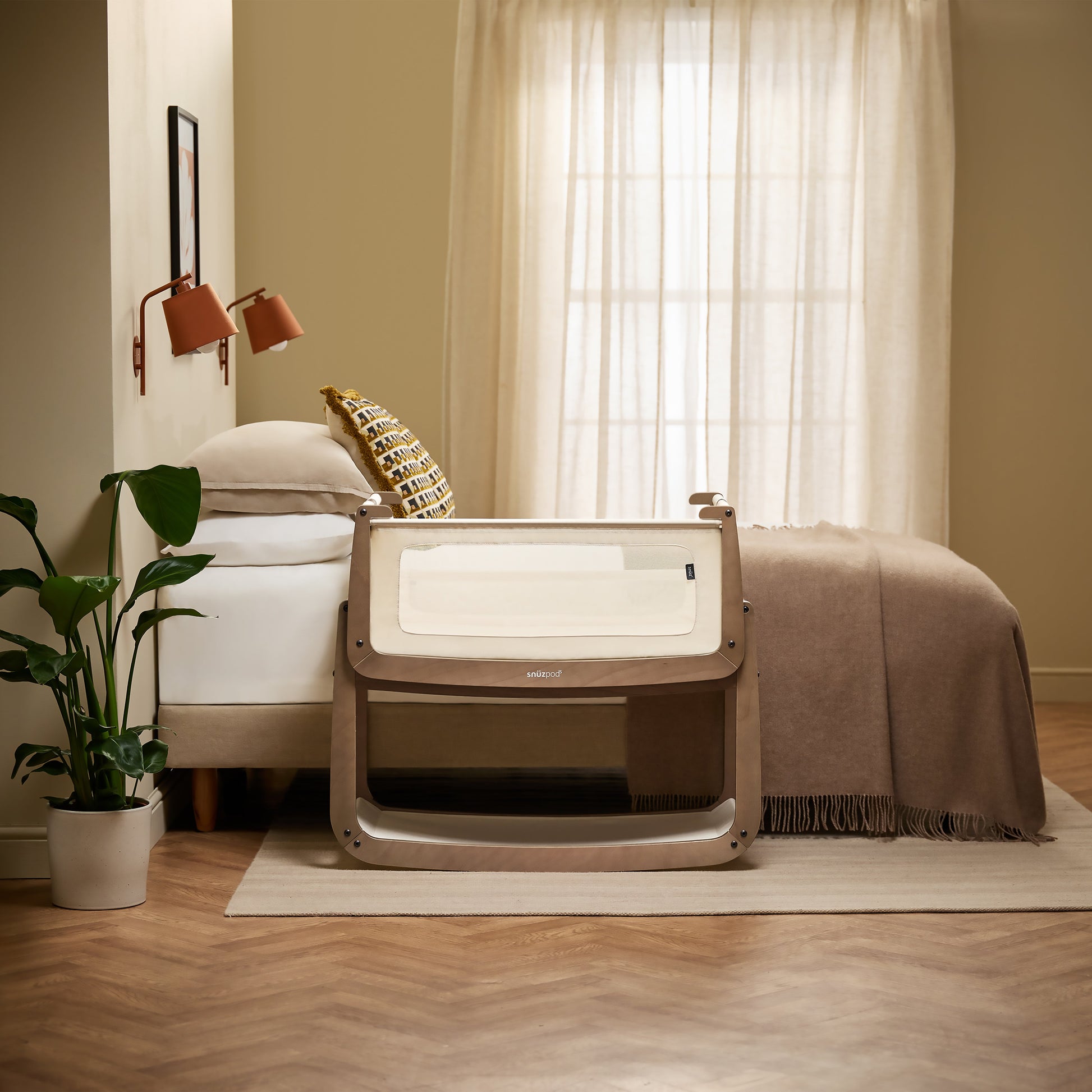 Snuz SnuzPod5 Bedside Bassinet Walnut – Destination Baby & Kids